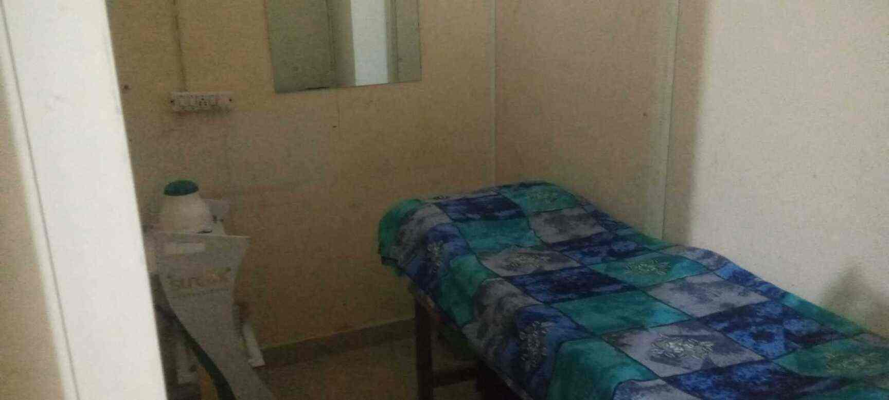 Salon Mini In Bedroom