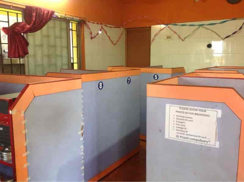 Browsing Center Kabine