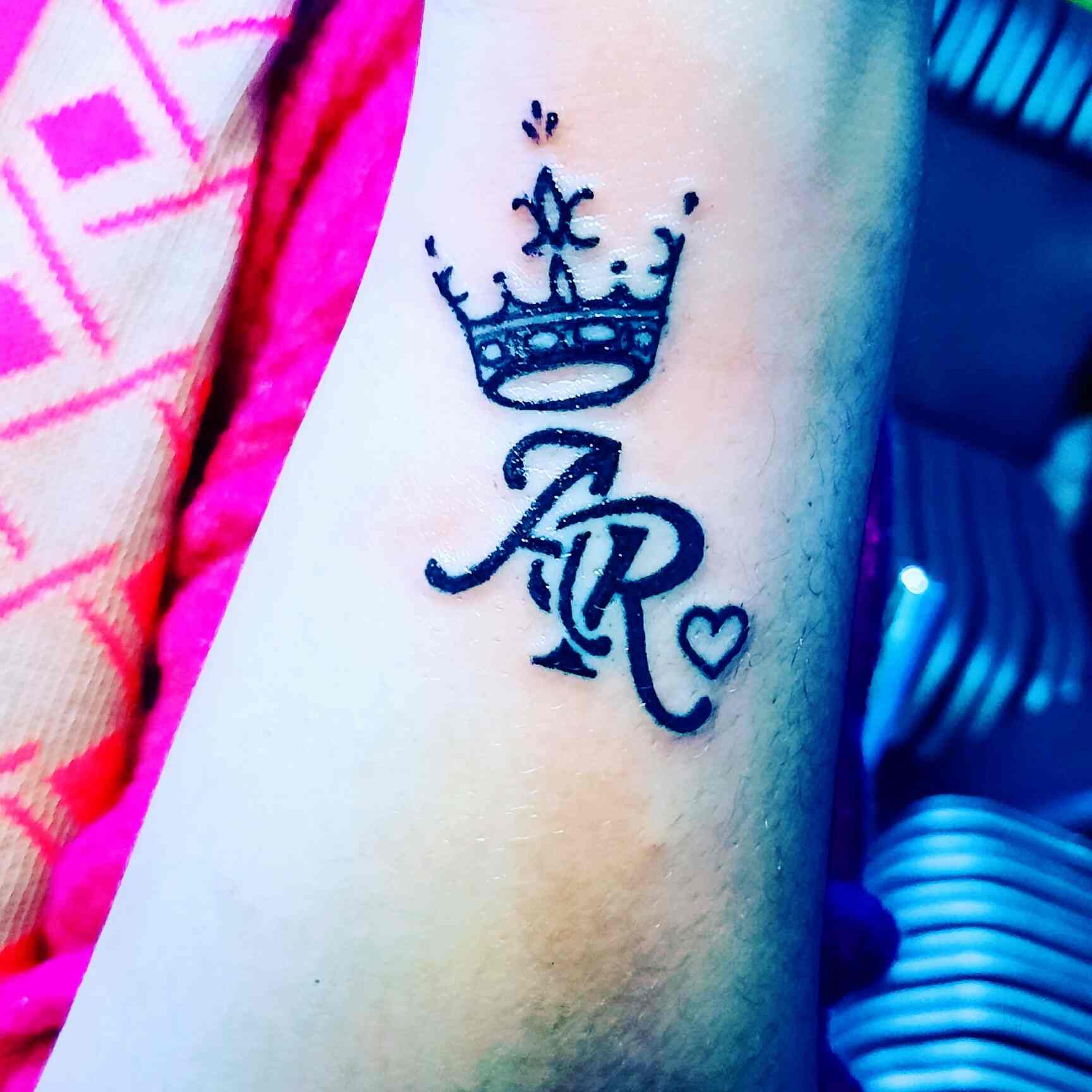 Crown Tattoos With Letter R