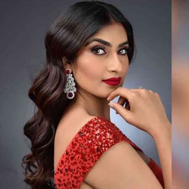 Dimple Makeup Artist | Saubhaya Makeup