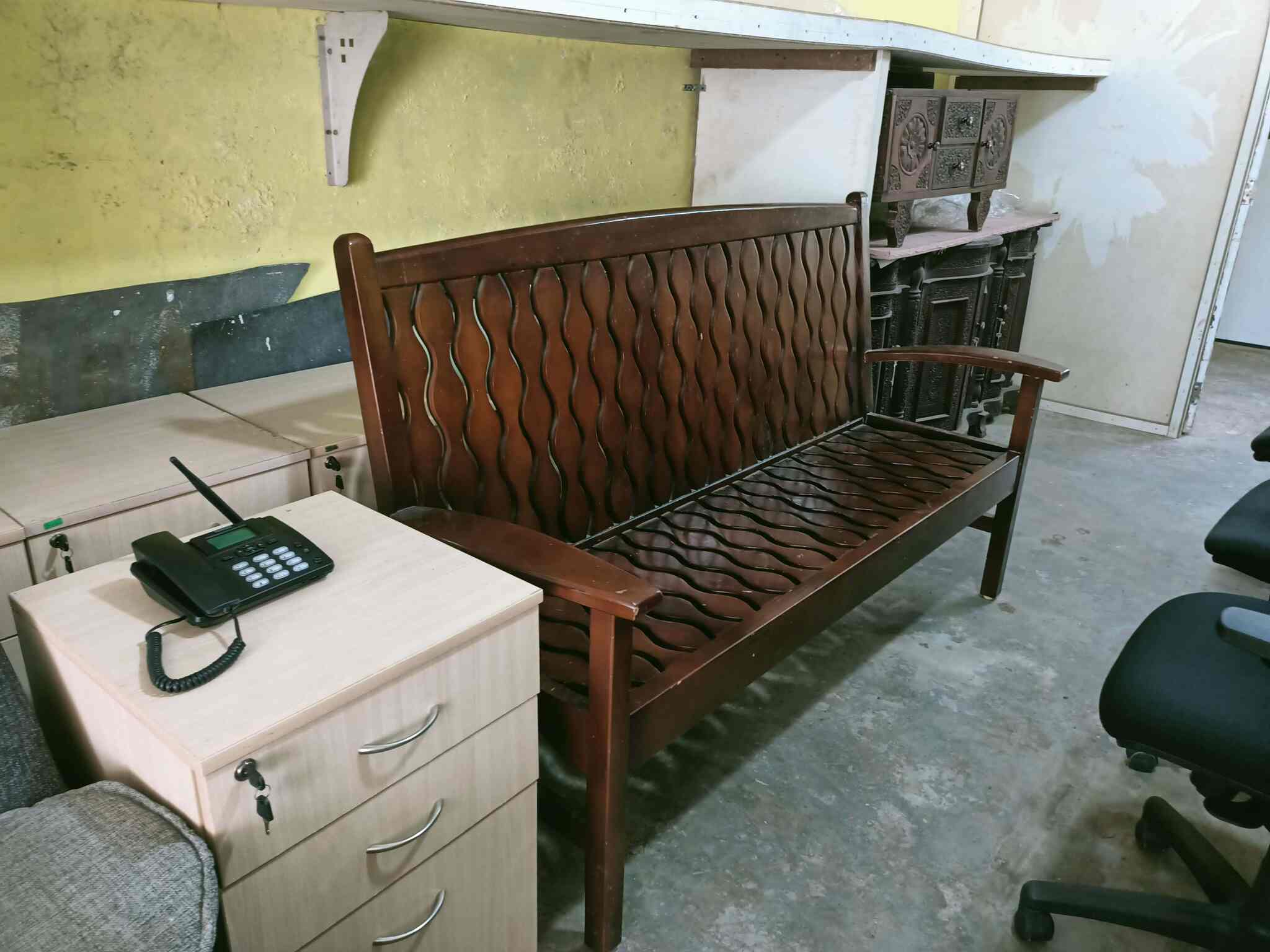 Grand used furniture dealers store