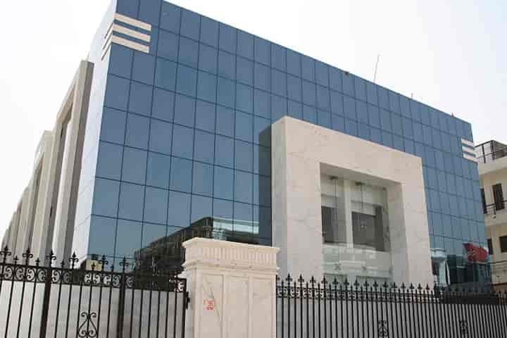 International jewellery company store