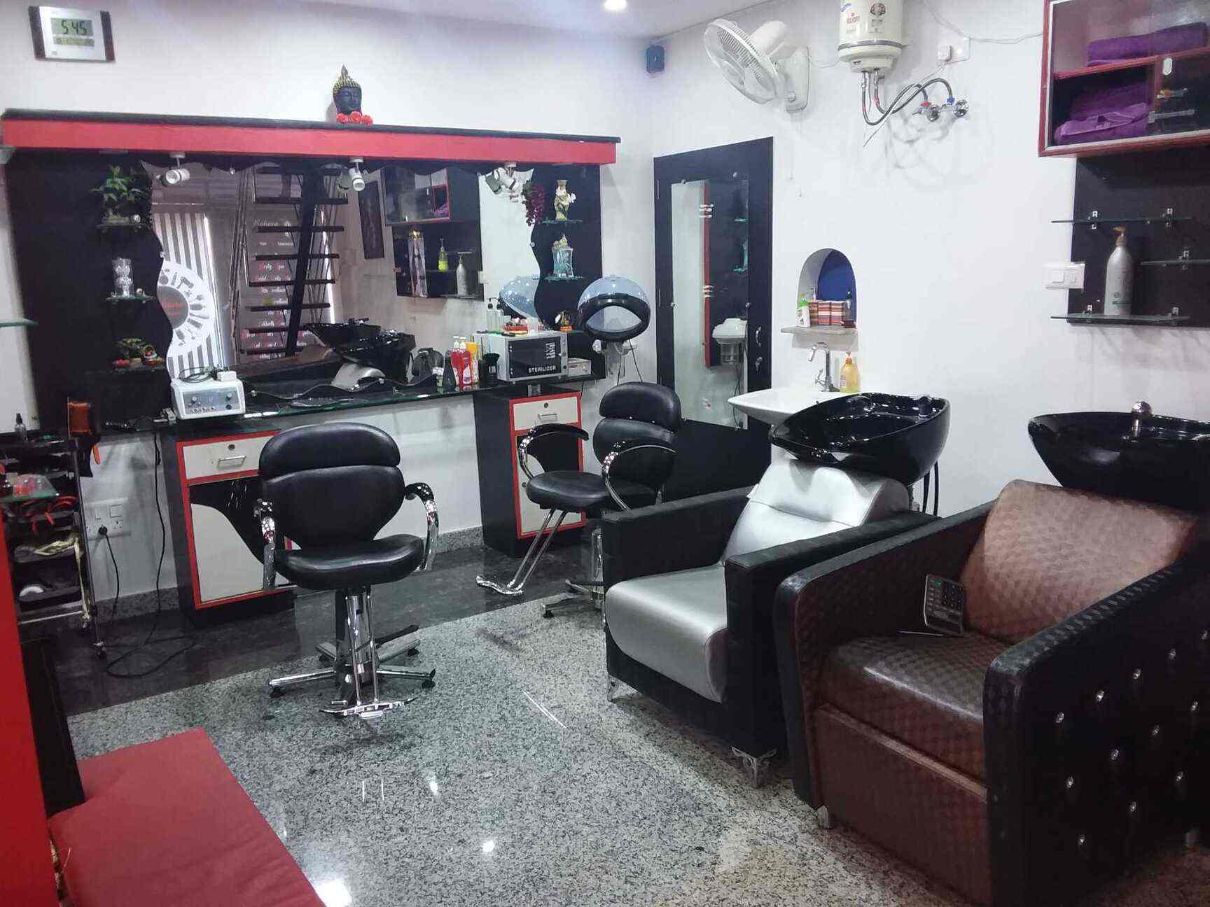 Professional Makeup Salon | Saubhaya Makeup