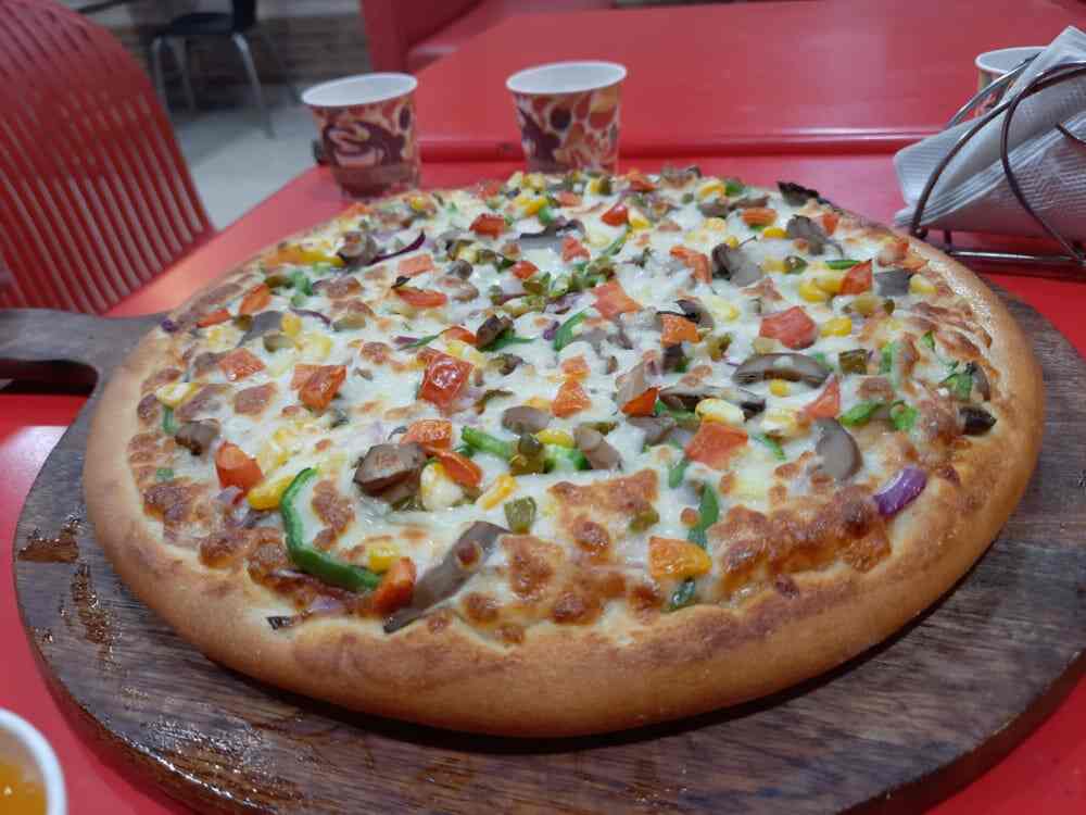 Pizza delivery near me store