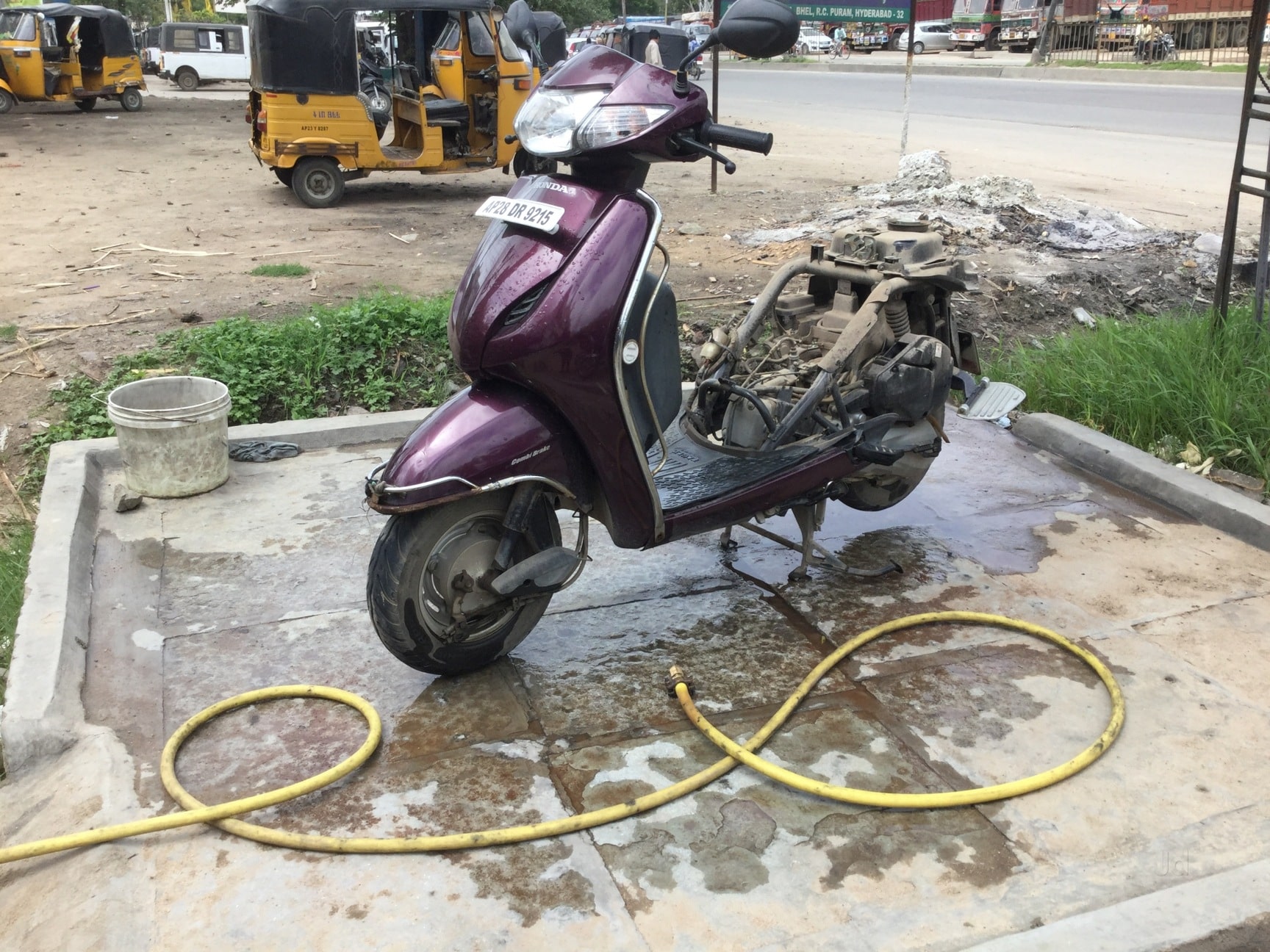 Scooty servicing near me store