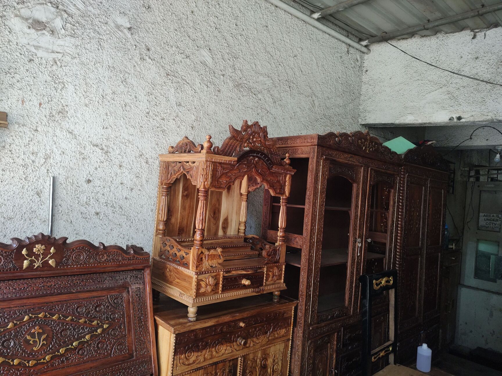 Sheesham furniture shop near me store