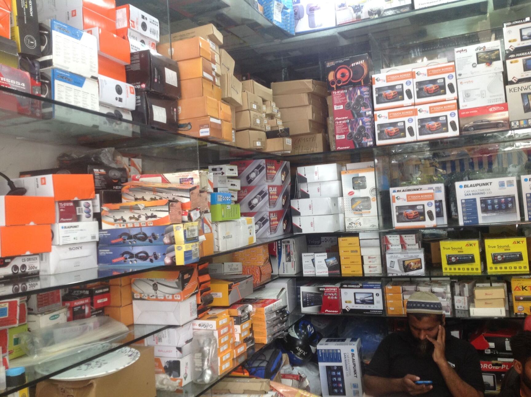 Vig auto accessories store