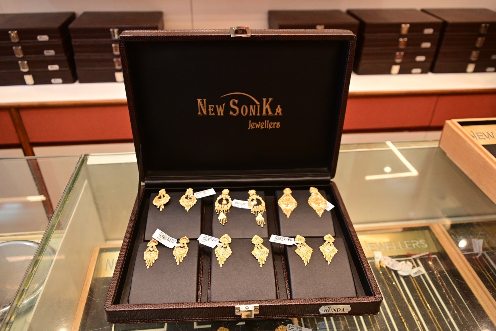 Sonika jewellers store